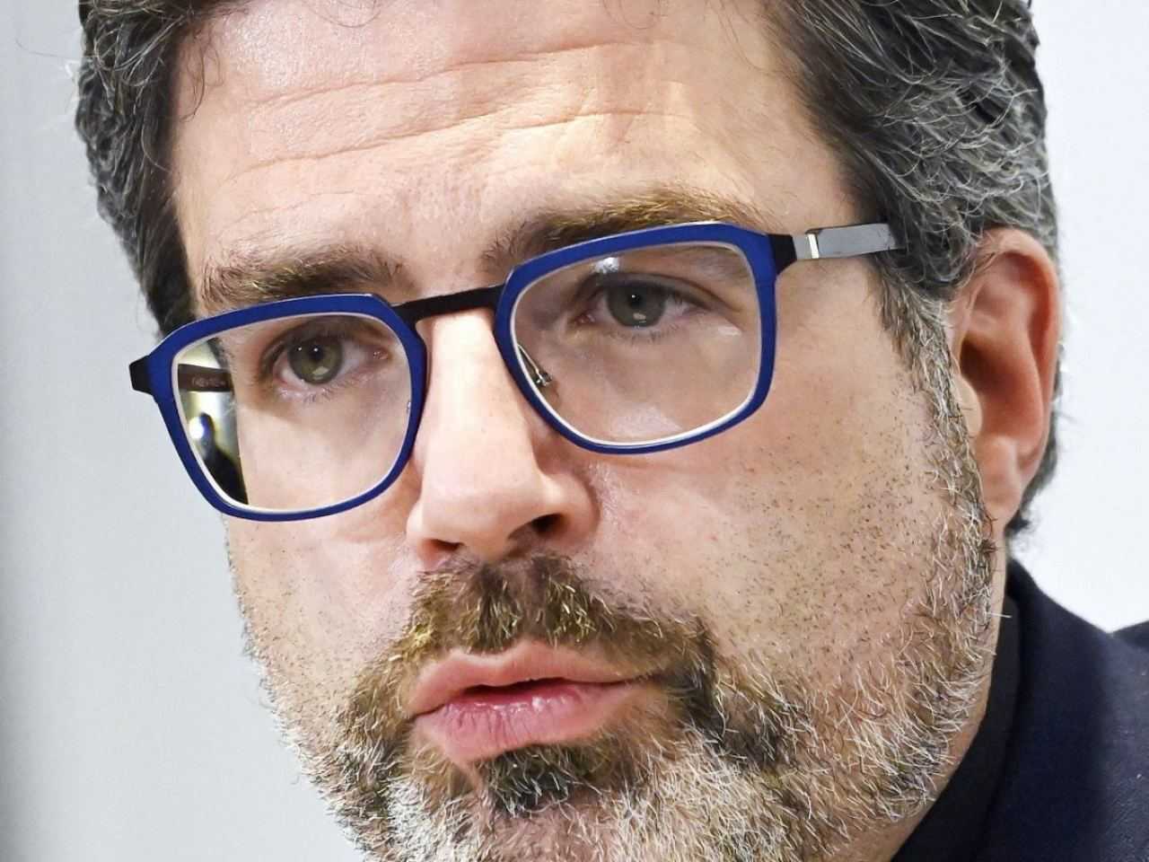 Moeder van Wouter Beke overleed 2 dagen na coronaprik: Steven Van Gucht ...