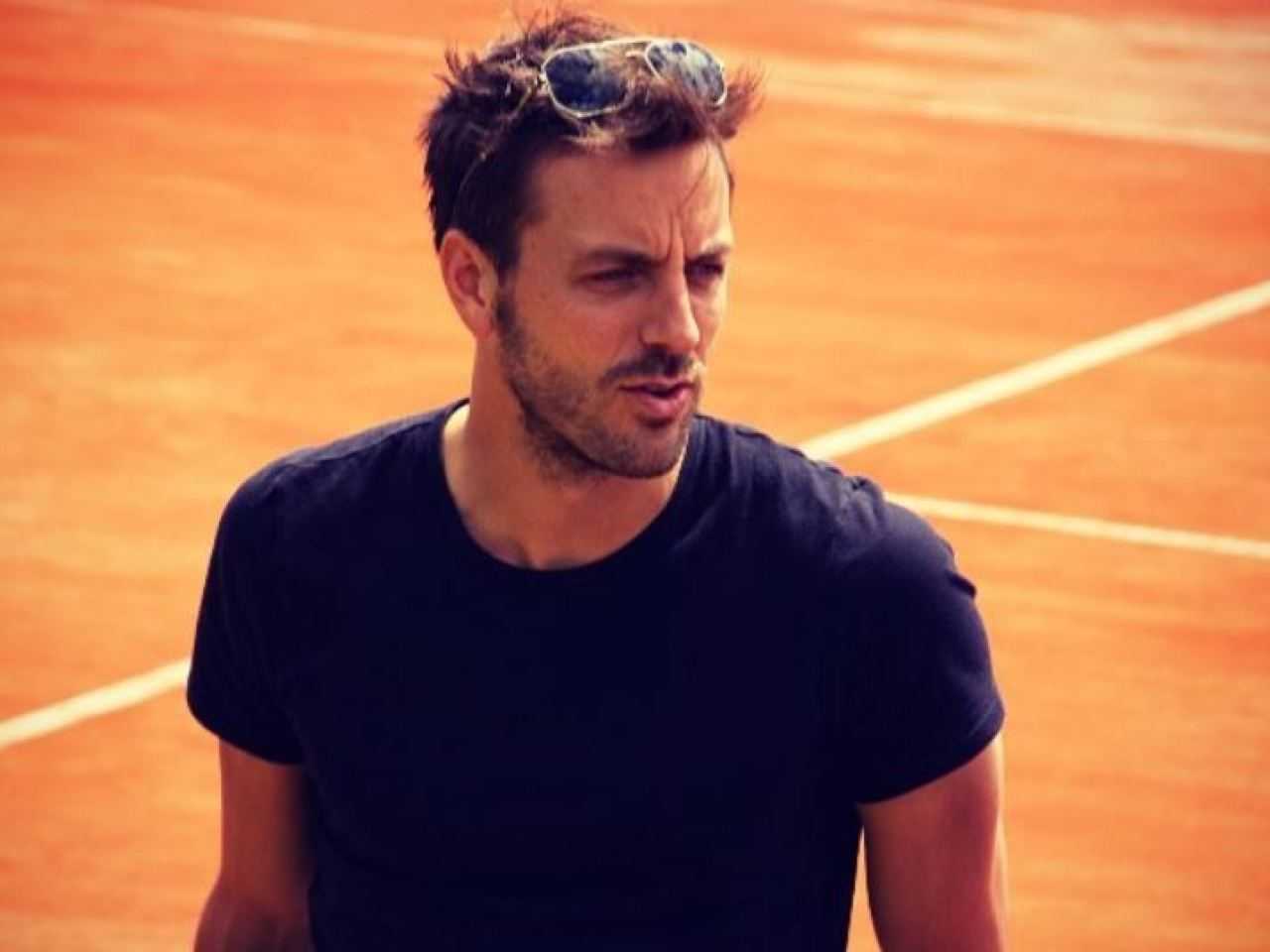 Guga Baúl laat tranen de vrije loop bij pakkend afscheid | Redactie24