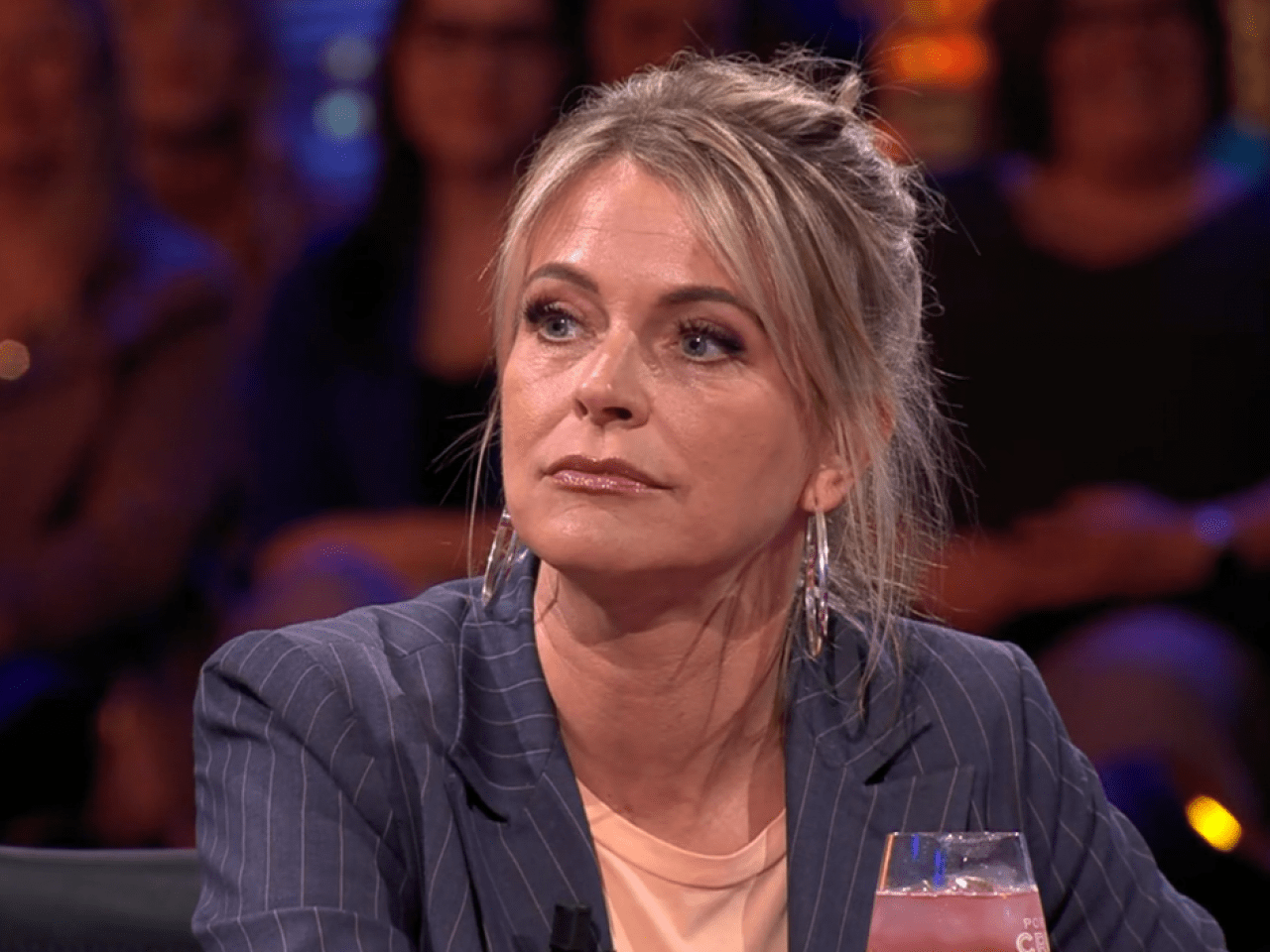 Karen Damen het zoals het is tegen haar vader op zijn sterfbed: "Ne ...