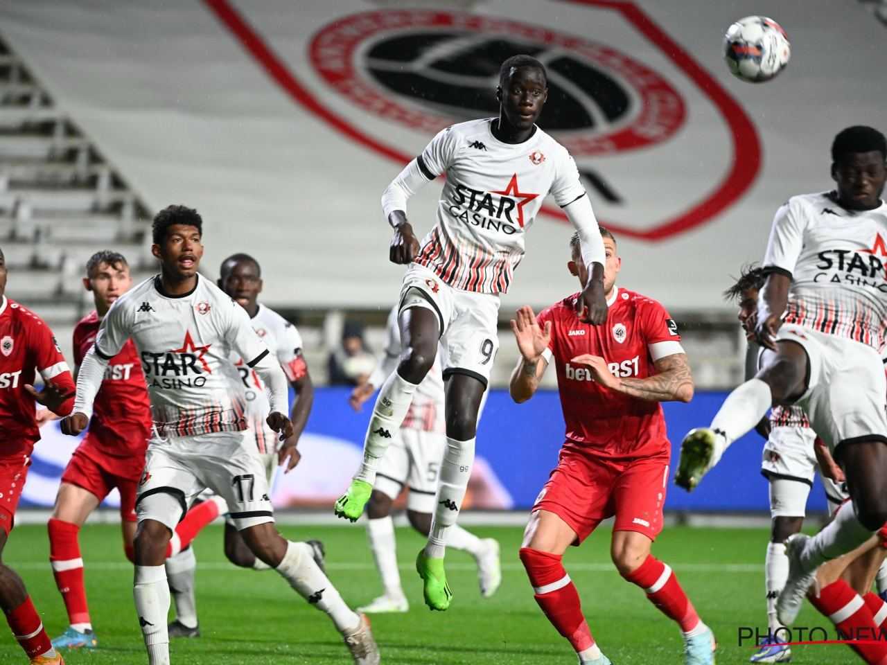 Patrick Goots begrijpt het niet over Royal Antwerp FC: “Wie verzint nu ...