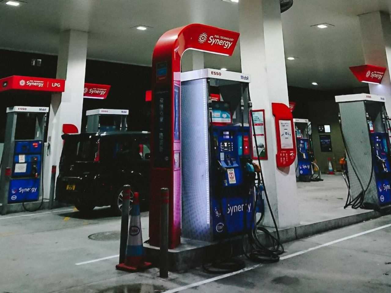 Grote verandering bij tankstations langs snelweg: Vanaf 1 juli al ...