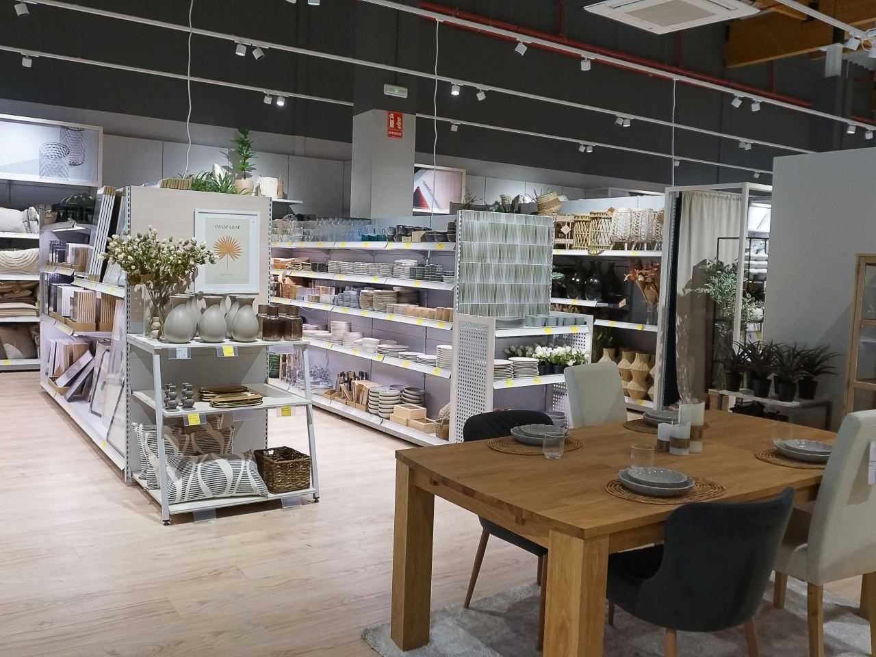 IKEA-concurrent opent nieuwe winkel in populair winkelcentrum: Gratis ...