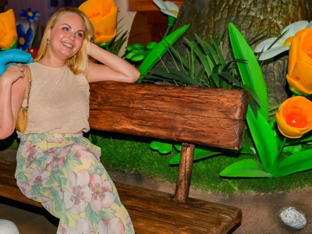 Lesley-Ann Poppe deelt foto van haar billen en wordt dan met de grond ...