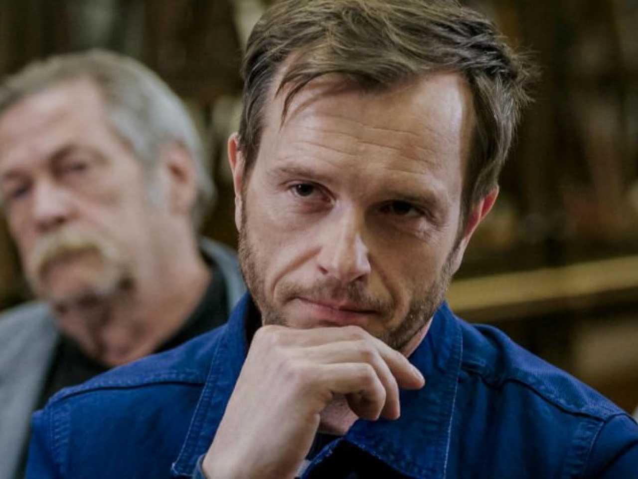Familie-acteur Maxime De Winne razend: “Het is gewoon walgelijk en heel ...