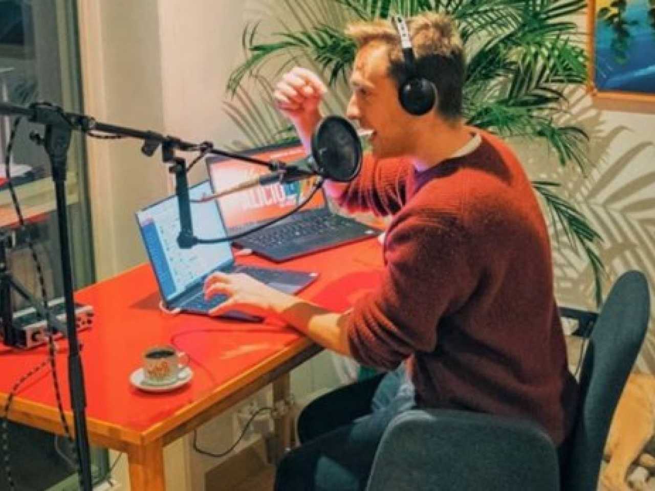 Radiopresentator Sam De Bruyn in quarantaine geplaatst door coronavirus ...
