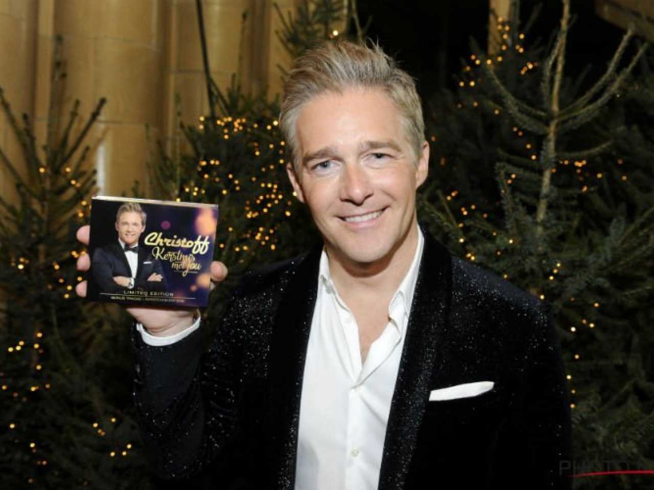 Zanger Christoff doet prachtige belofte aan zijn nieuwe vriend Ritchie ...