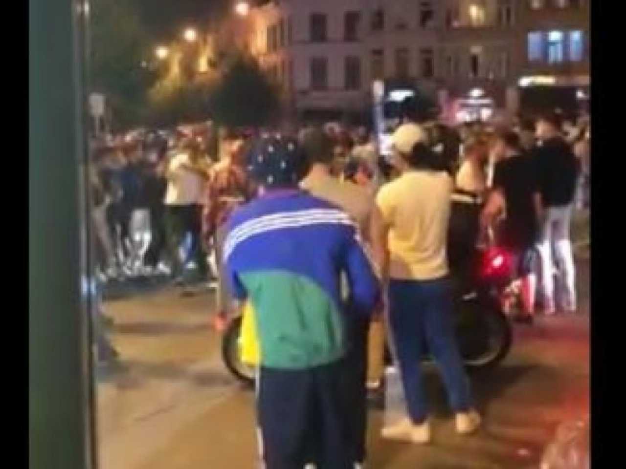 Agent krijgt mes in de rug tijdens een arrestatie in Schaarbeek ...