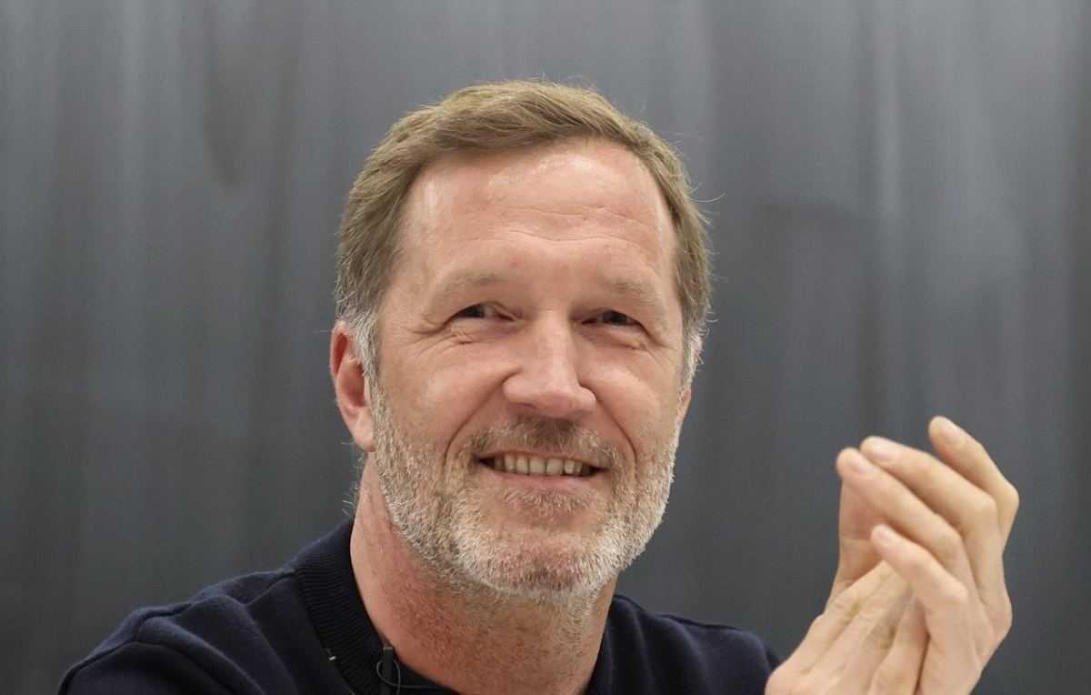 Paul Magnette hekelt loon van Delhaize-topman maar verdient zelf dit ...