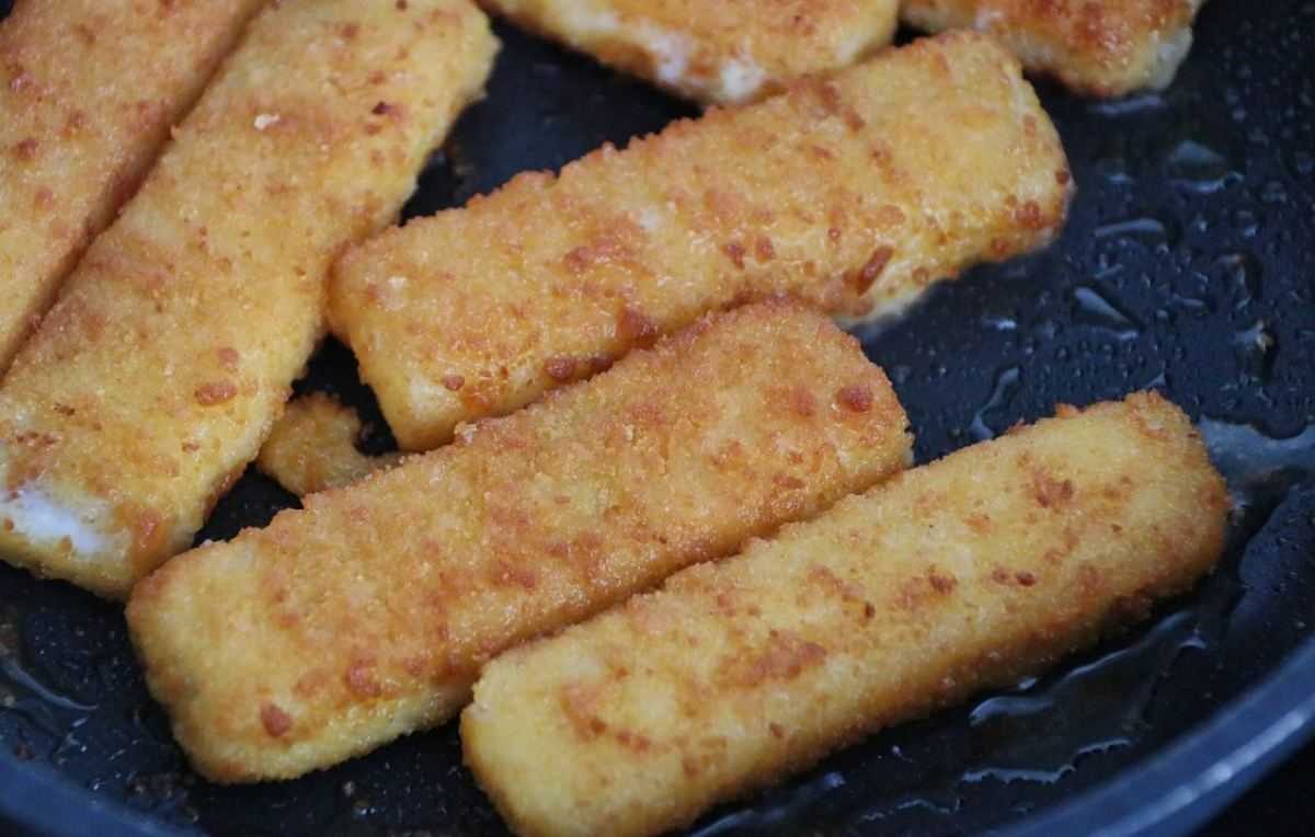 Topchef proeft vissticks uit supermarkten en komt tot harde conclusie ...